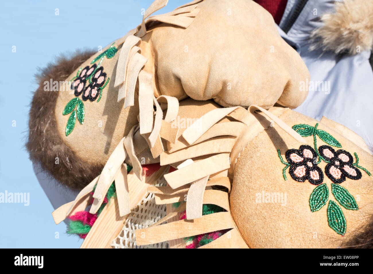 Native canadian beadwork hi-res stock photography and images - Alamy