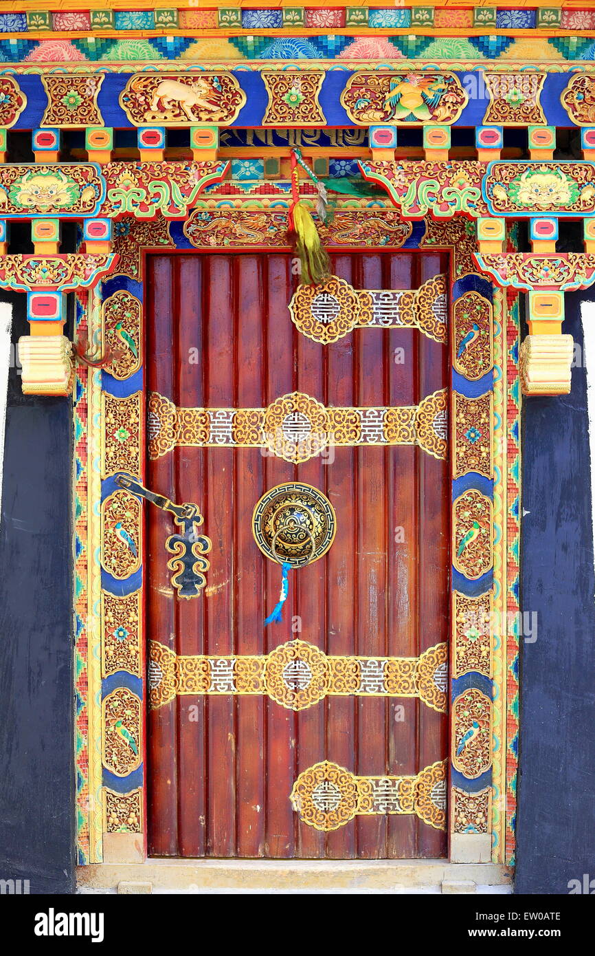 Door lintel decoration hi-res stock photography and images - Alamy