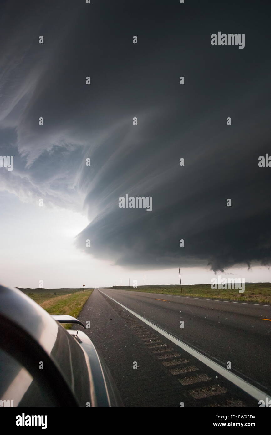 Very intense high precipitation supercell storm moves south in the ...