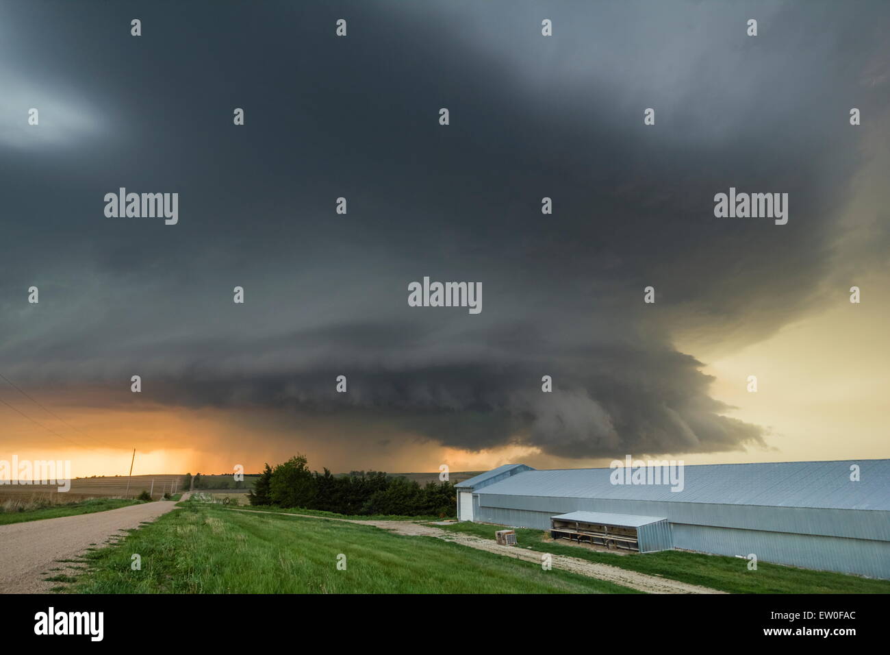 Storm over farm hi-res stock photography and images - Alamy