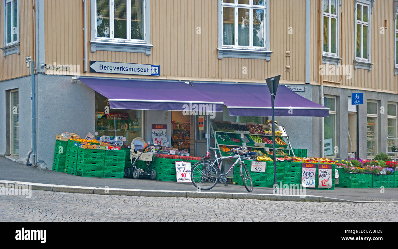 Greengrocer shop hi-res stock photography and images - Alamy