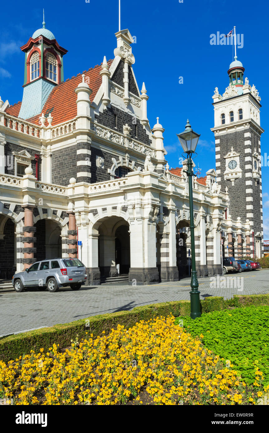 Dunedin Railway Station Exterior High Resolution Stock Photography and ...