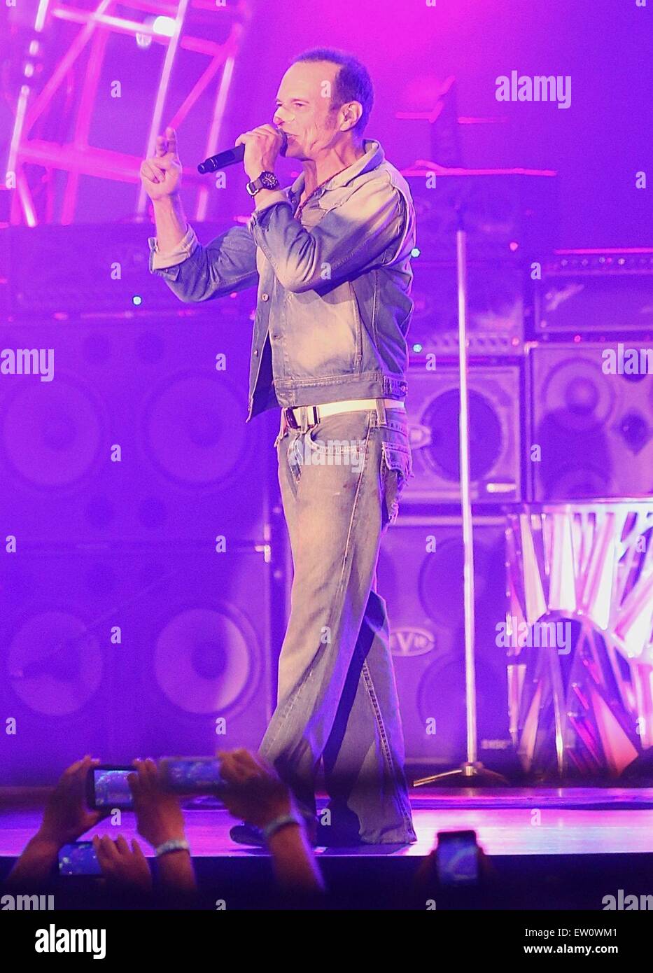 Van Halen perform live on Hollywood Boulevard for Jimmy Kimmel Live ...