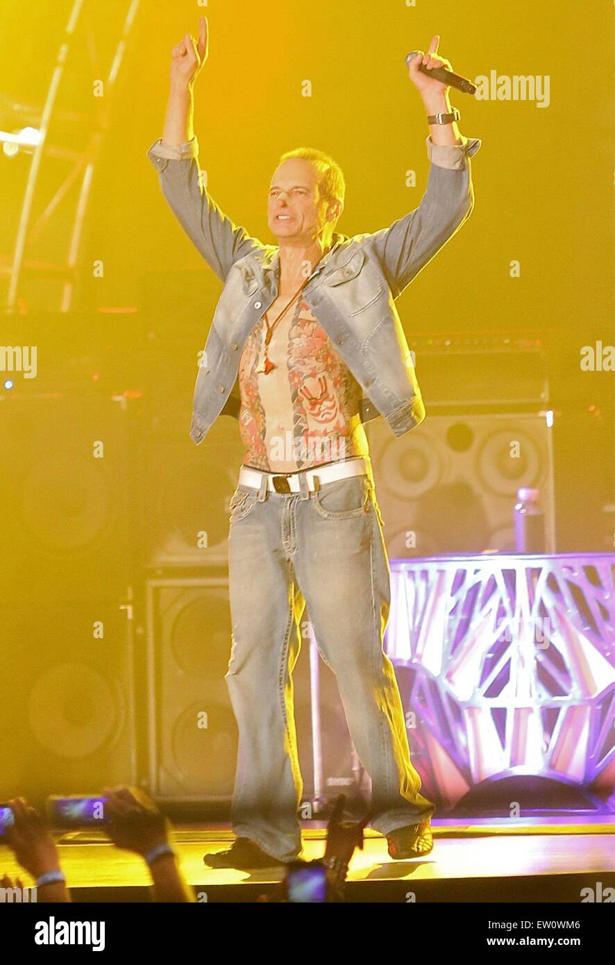 David lee roth cuts nose hi-res stock photography and images - Alamy