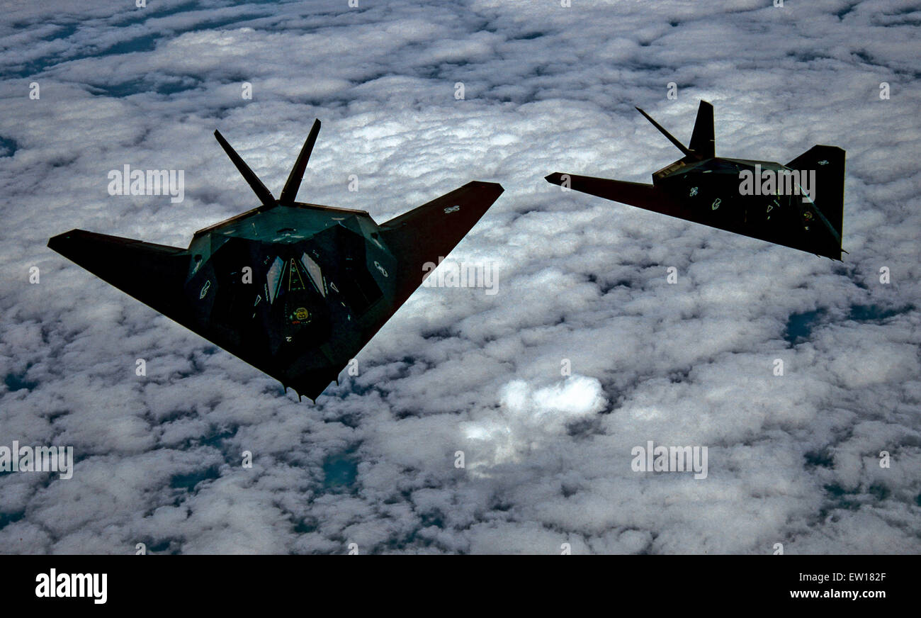 F 117 hi-res stock photography and images - Alamy