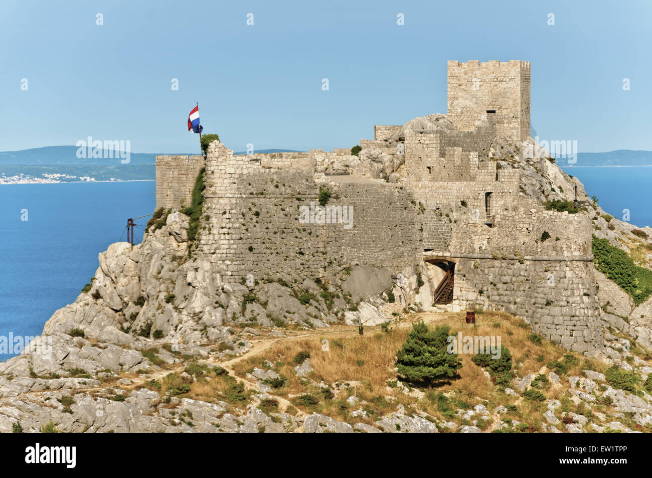 Medieval fortres hi-res stock photography and images - Alamy