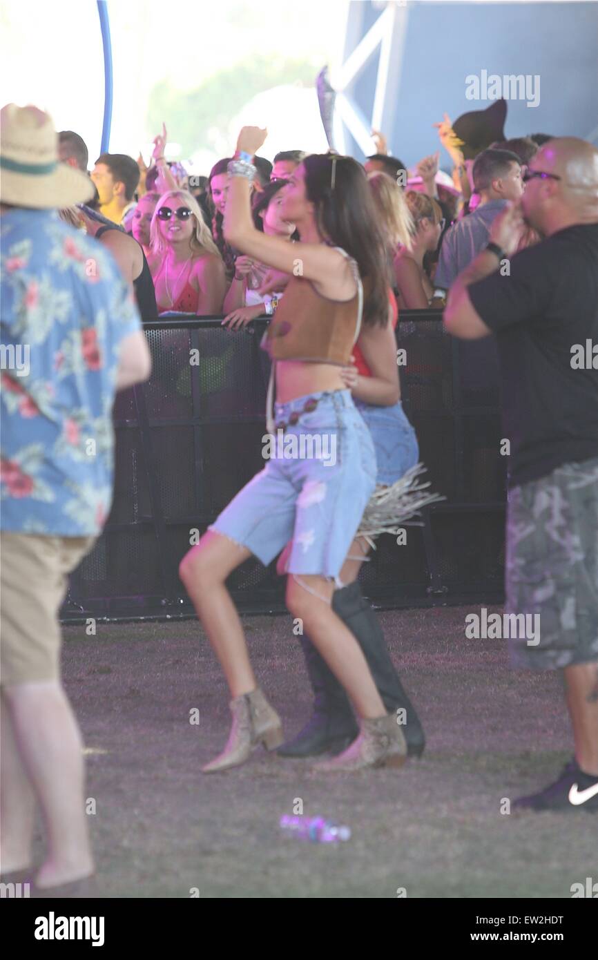 Kendall Jenner spotted dancing at Coachella 2015 - Week 1 - Day 1 ...