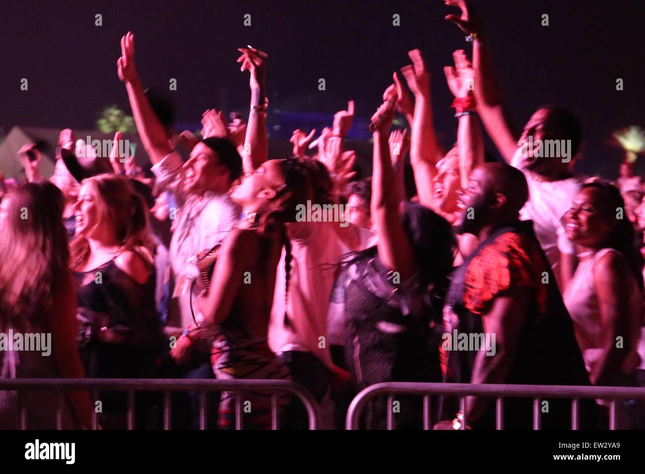 Drake concert crowd hi-res stock photography and images - Alamy