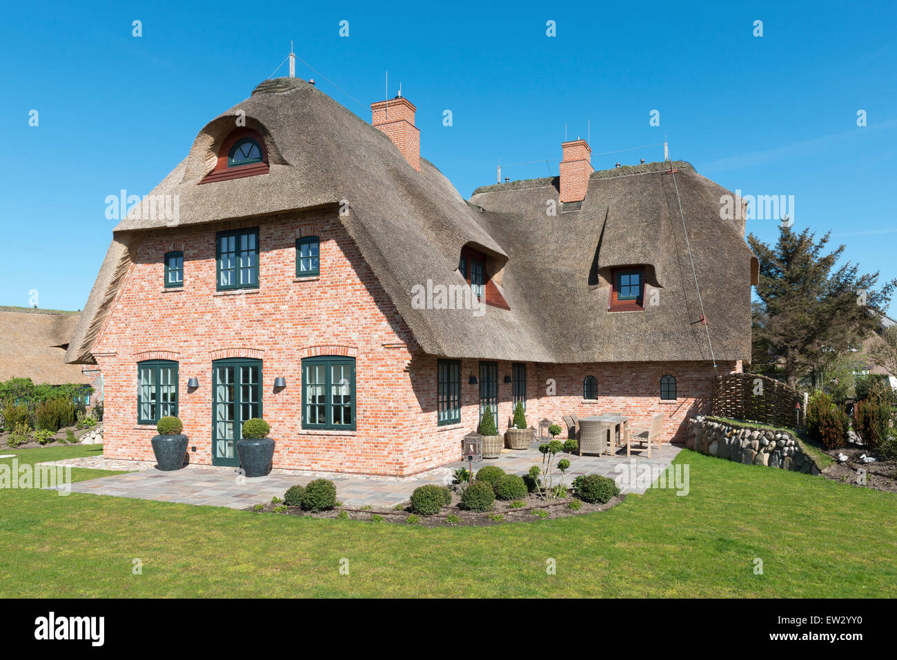 Thatched house in sylt island hi-res stock photography and images - Alamy