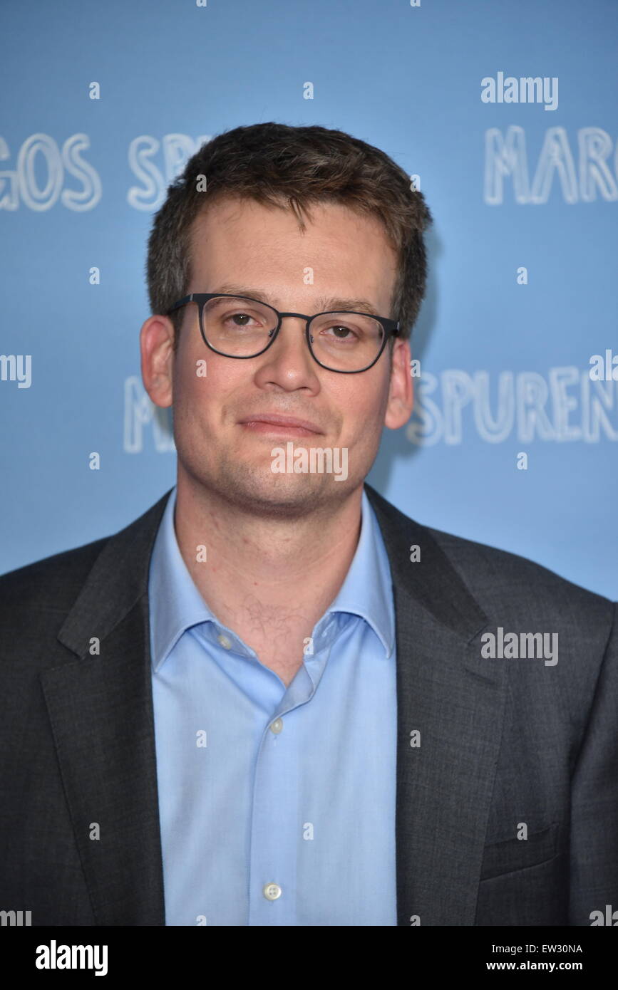 John green american author hi-res stock photography and images - Alamy