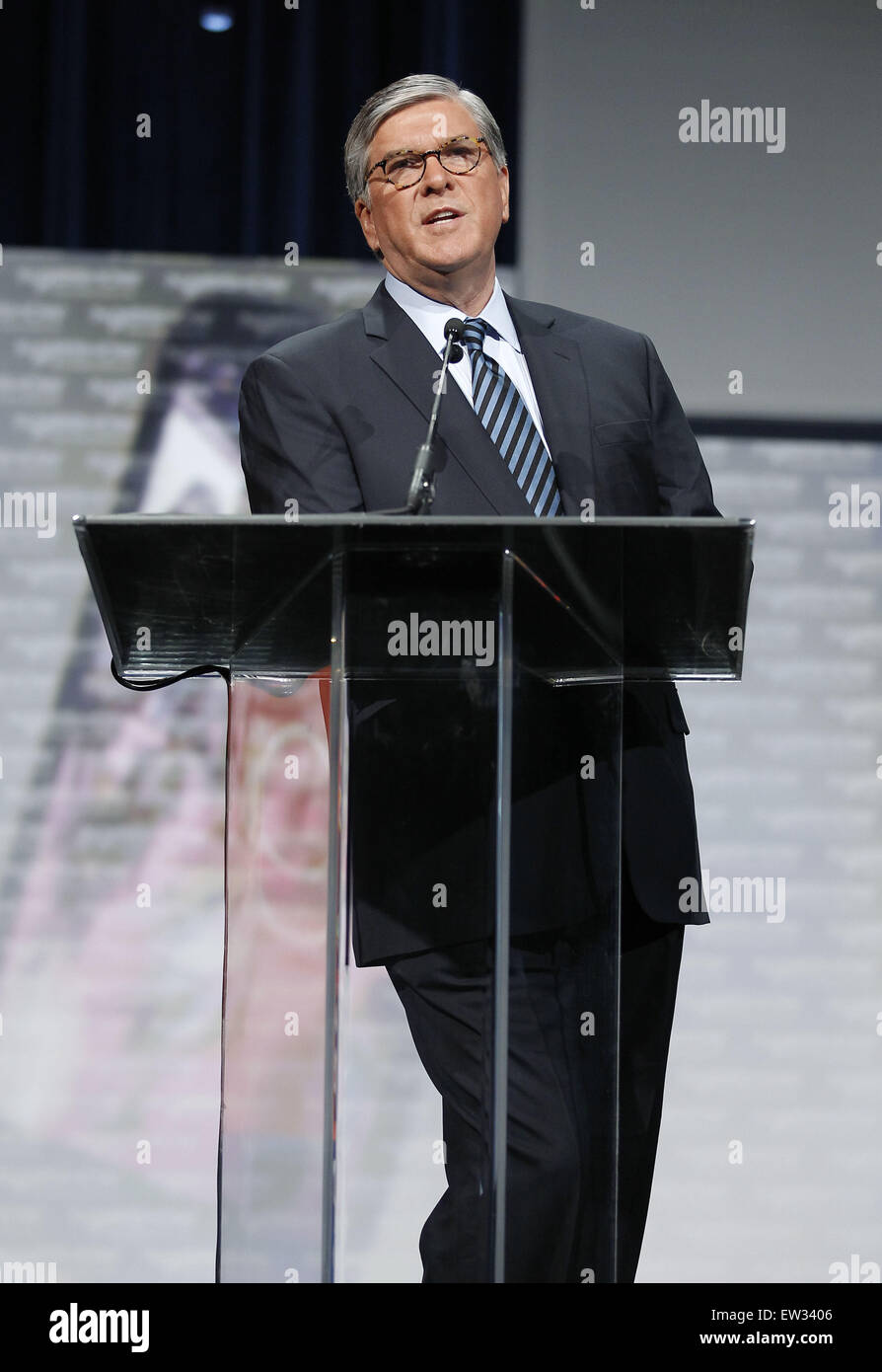 Jerry Lewis Receives 2015 NAB Distinguished Service Award During The ...