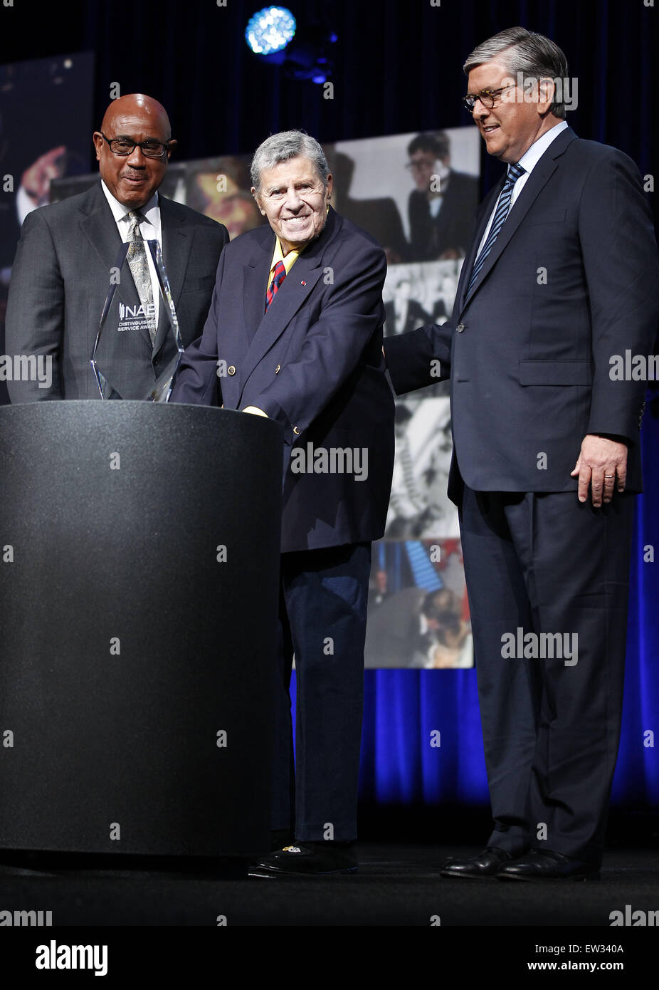 Jerry Lewis Receives 2015 NAB Distinguished Service Award During The ...