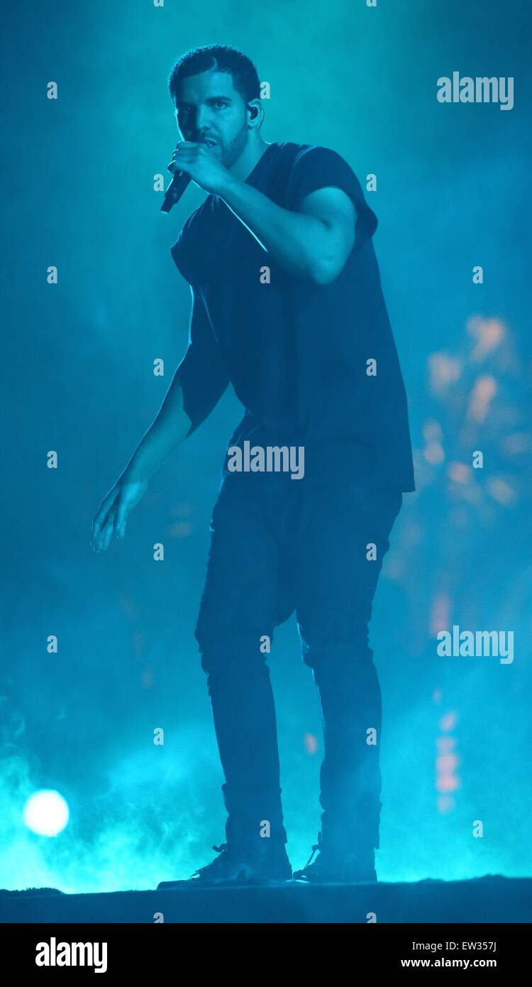 Coachella 2015 - Week 1 - Day 3 - Performances Featuring: Drake Where ...