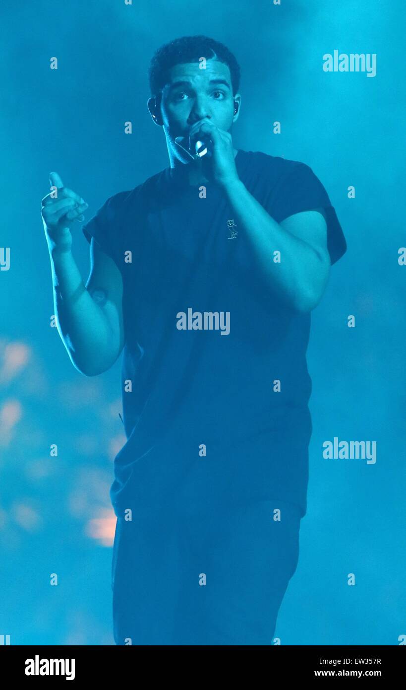 Coachella 2015 - Week 1 - Day 3 - Performances Featuring: Drake Where ...