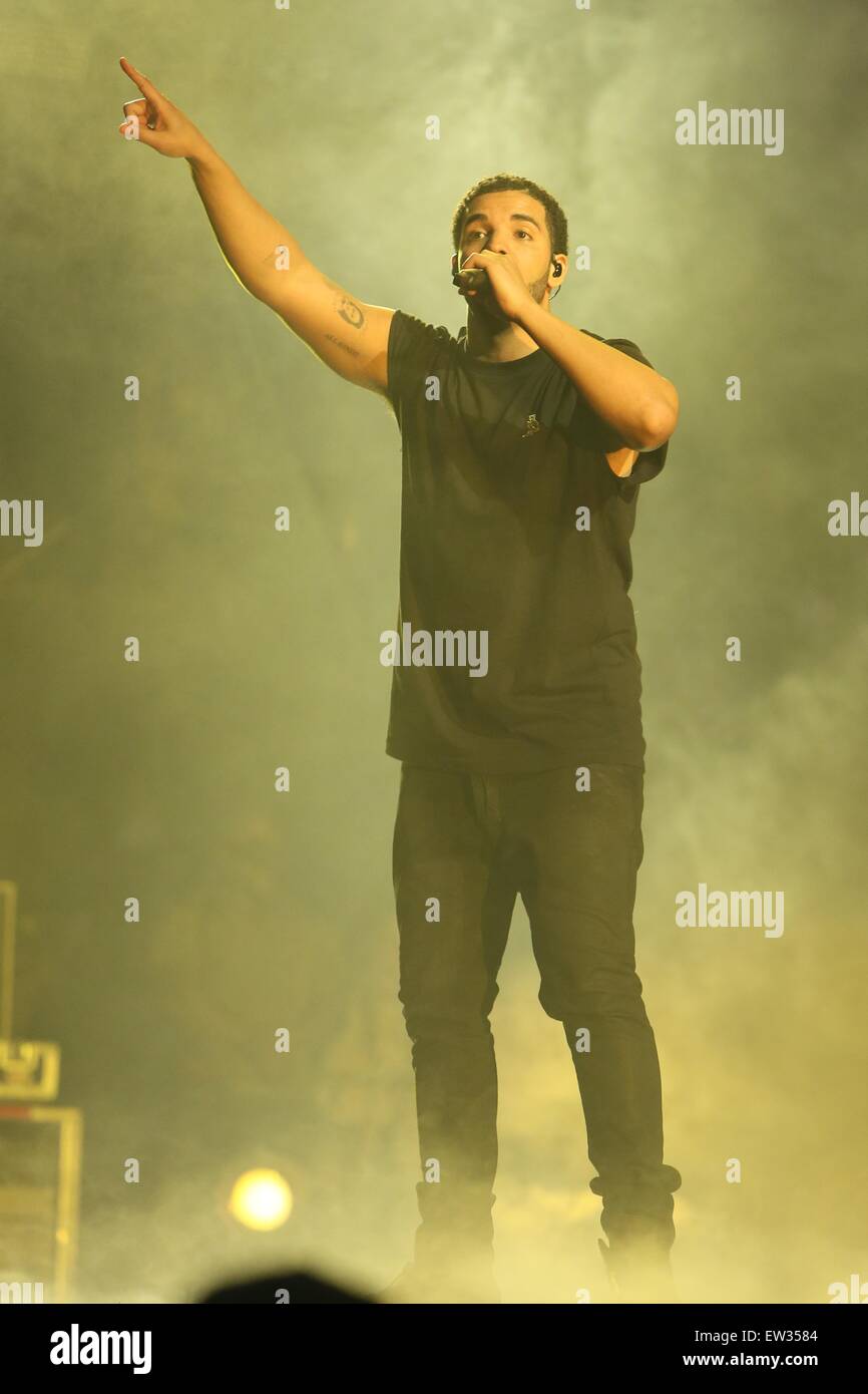 Coachella 2015 - Week 1 - Day 3 - Performances Featuring: Drake Where ...
