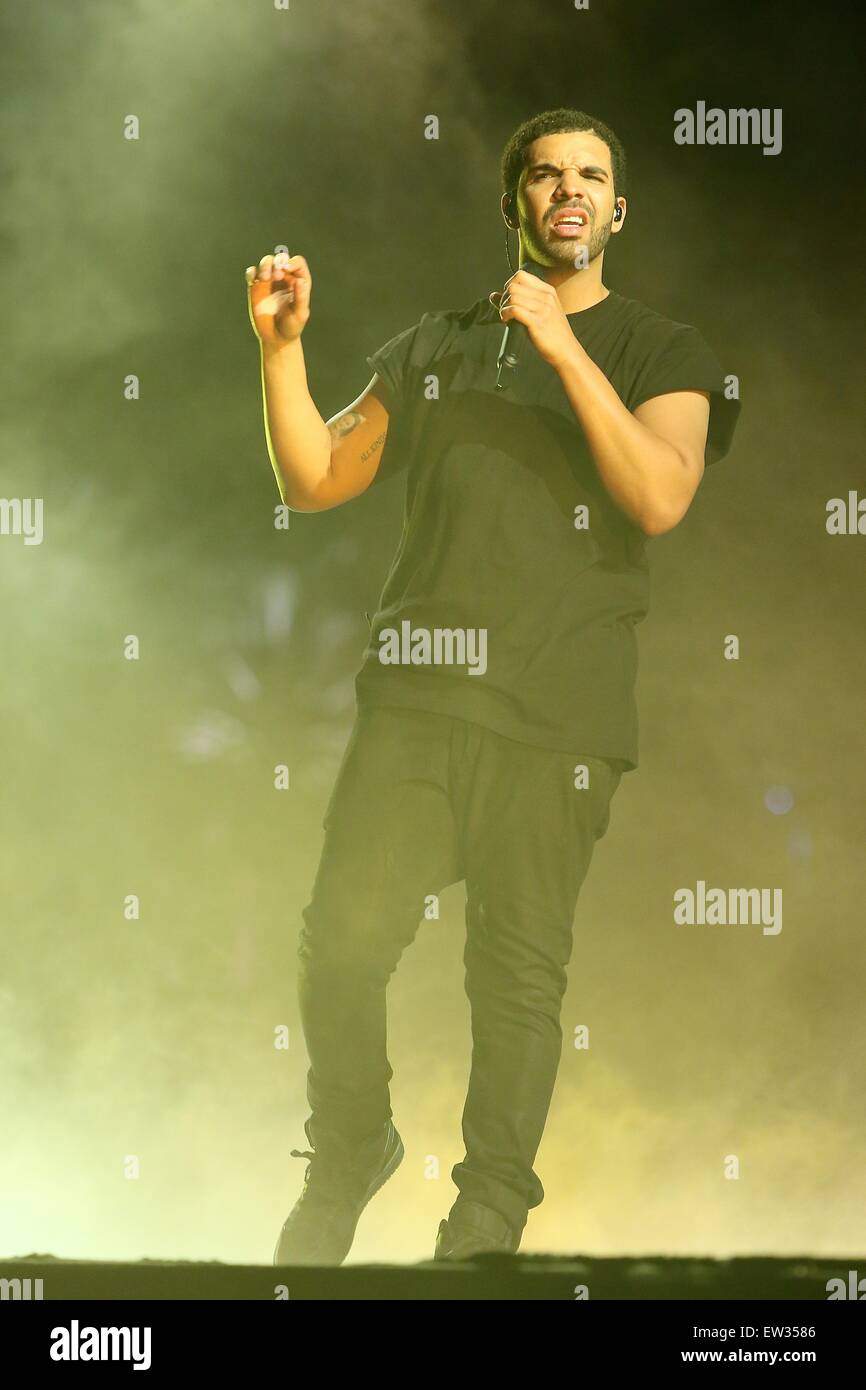 Coachella 2015 - Week 1 - Day 3 - Performances Featuring: Drake Where ...