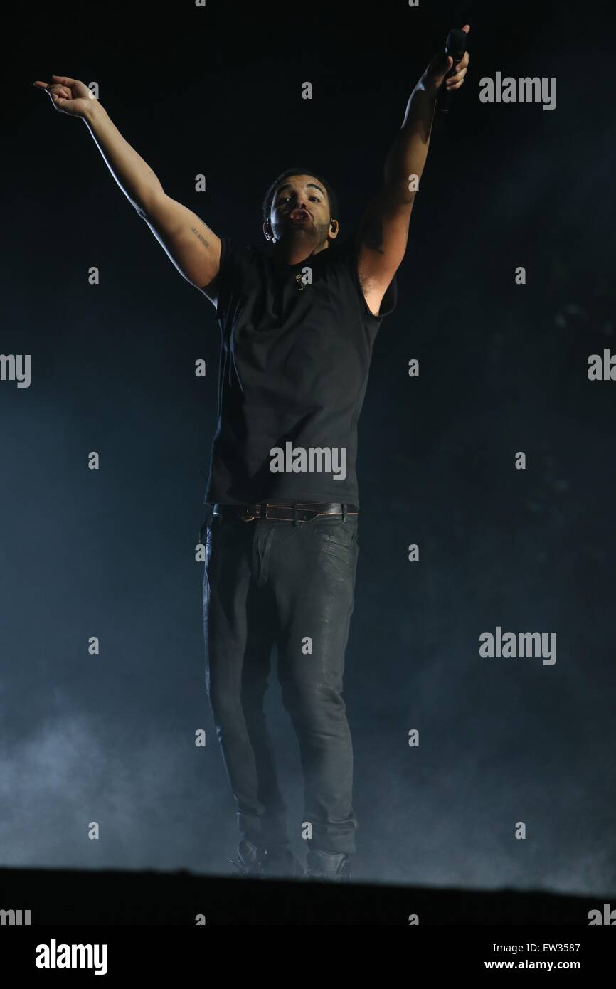 Coachella 2015 - Week 1 - Day 3 - Performances Featuring: Drake Where ...