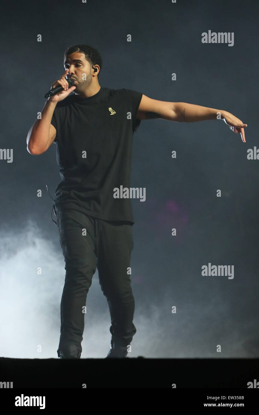 Drake concert 2015 hi-res stock photography and images - Alamy