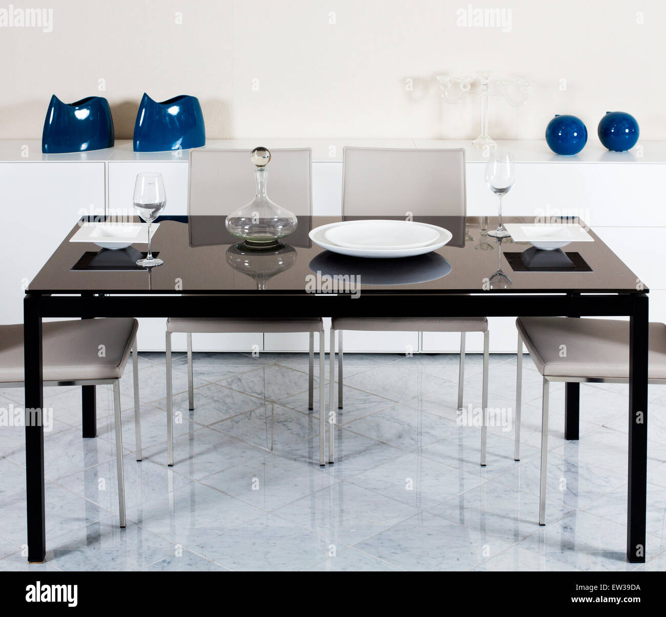 dining room with designer furniture Stock Photo - Alamy