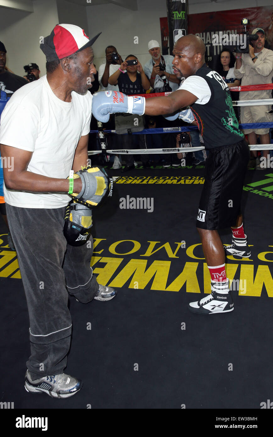 Floyd Mayweather Media Workout Day at Mayweather Boxing Club Las Vegas ...