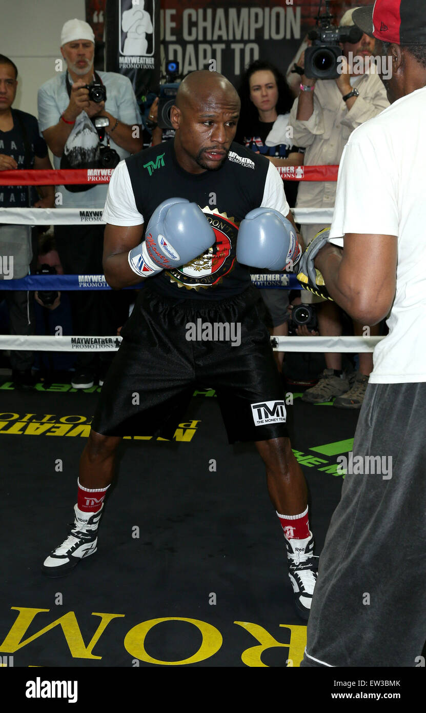 Floyd Mayweather Media Workout Day at Mayweather Boxing Club Las Vegas ...