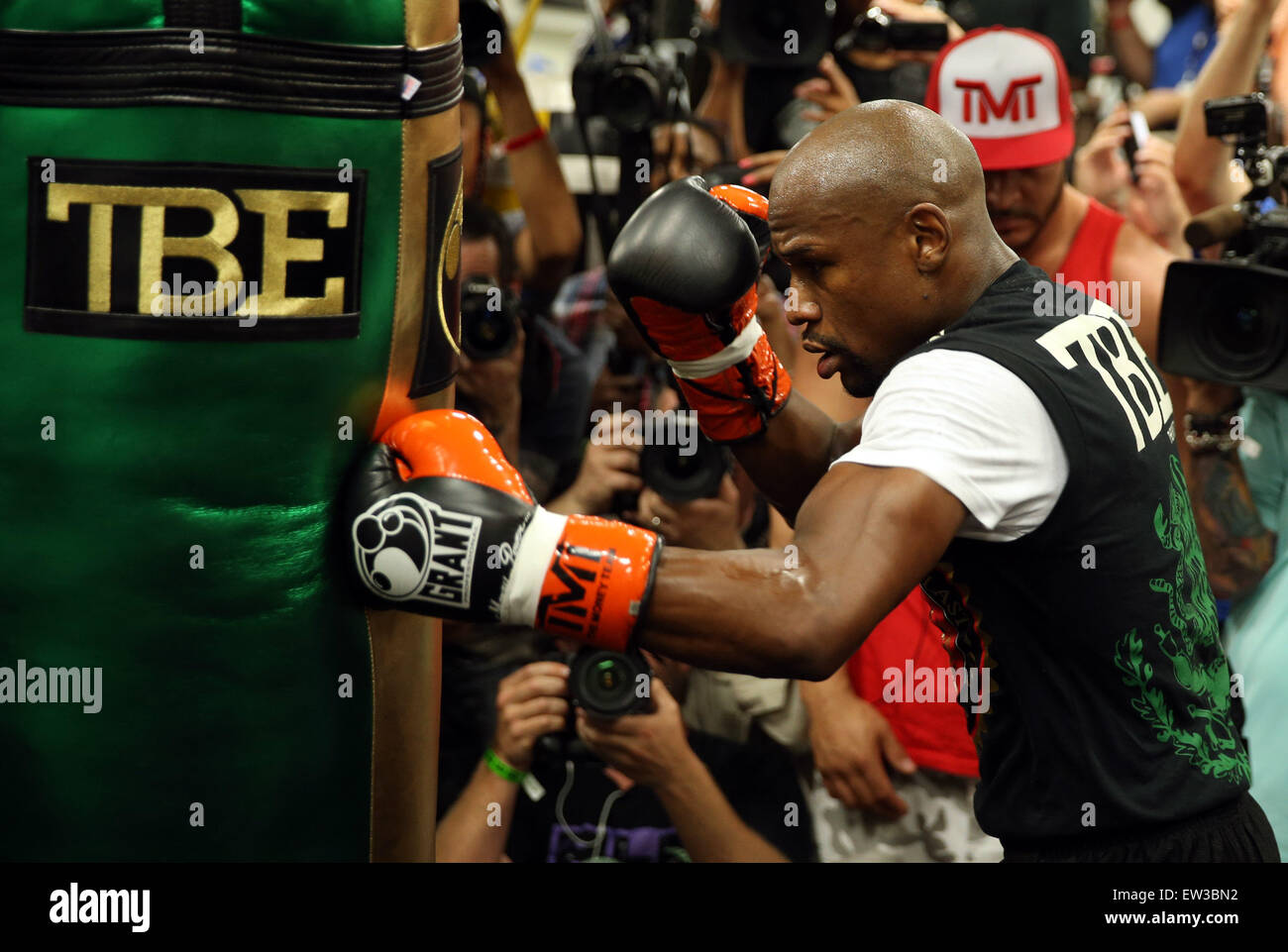 Floyd Mayweather Media Workout Day at Mayweather Boxing Club Las Vegas ...