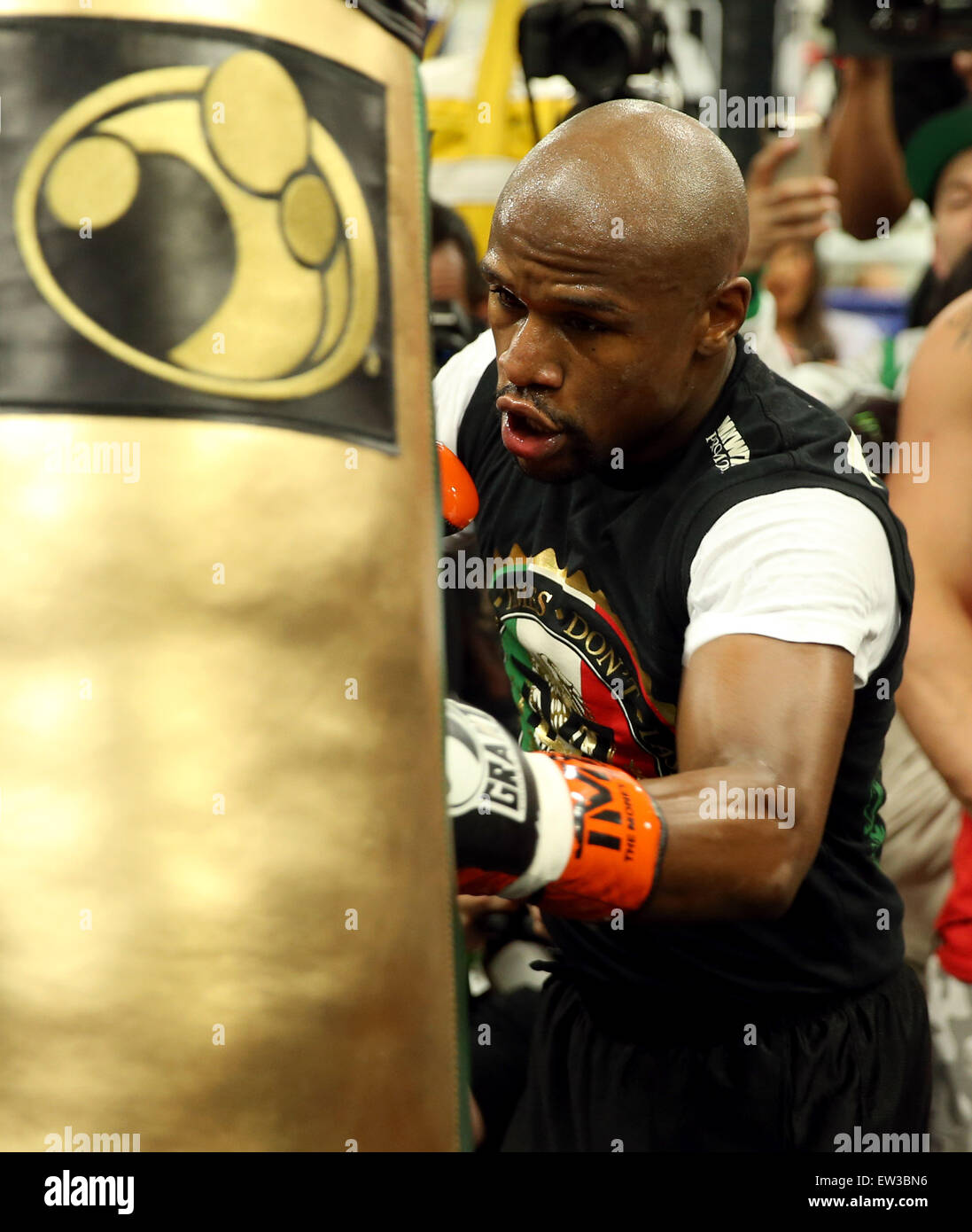 Floyd Mayweather Media Workout Day at Mayweather Boxing Club Las Vegas ...