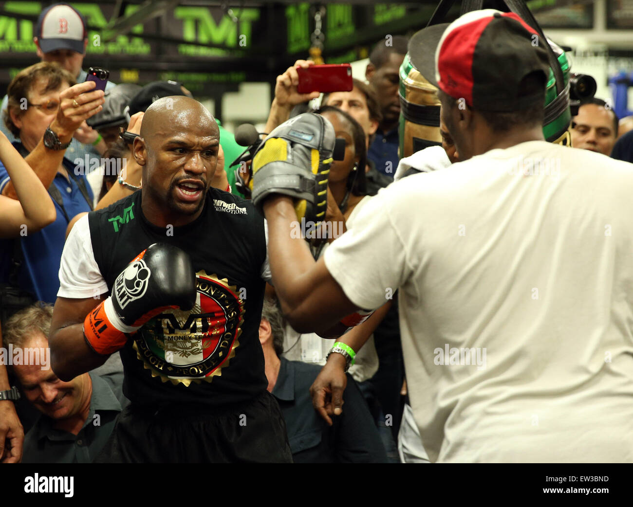 Floyd Mayweather Media Workout Day at Mayweather Boxing Club Las Vegas ...
