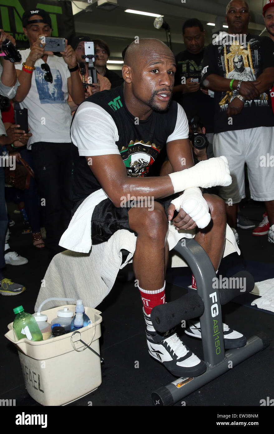 Floyd Mayweather Media Workout Day at Mayweather Boxing Club Las Vegas ...