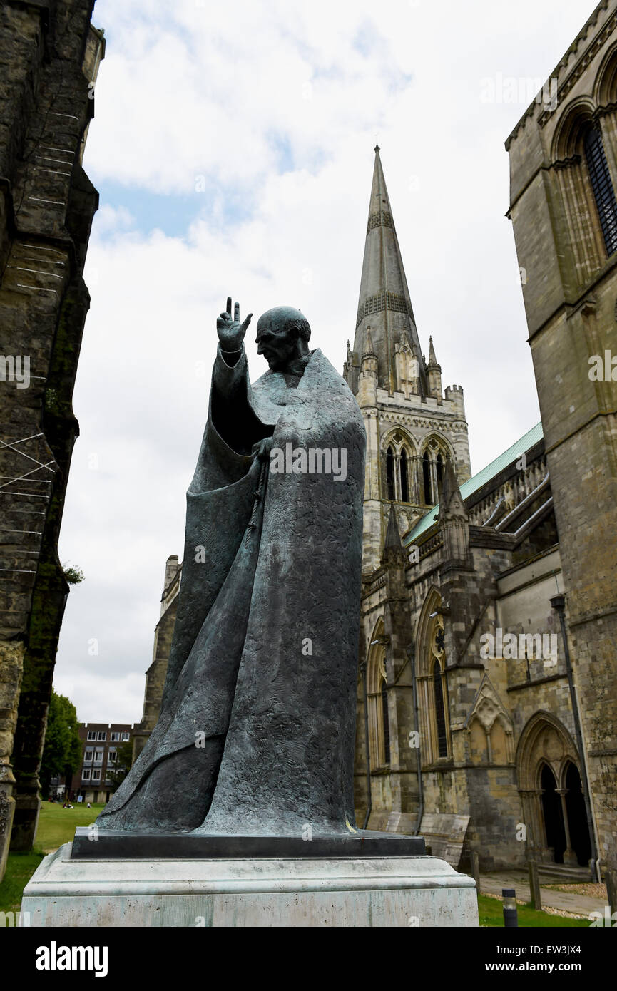 Chichester cathedral saint richard statue hi-res stock photography and ...