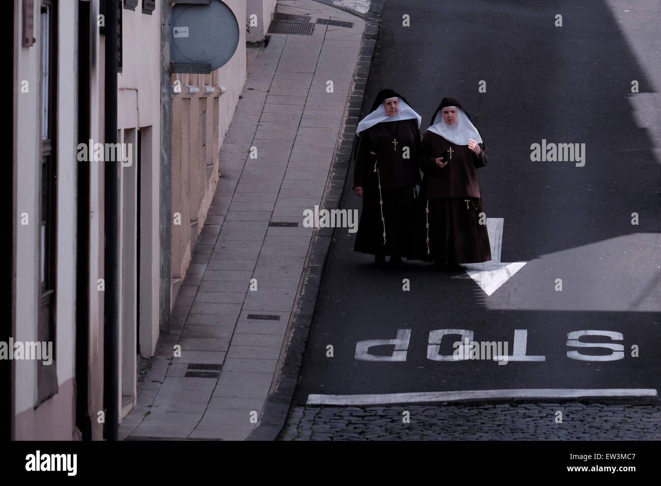Nuns walk hi-res stock photography and images - Alamy