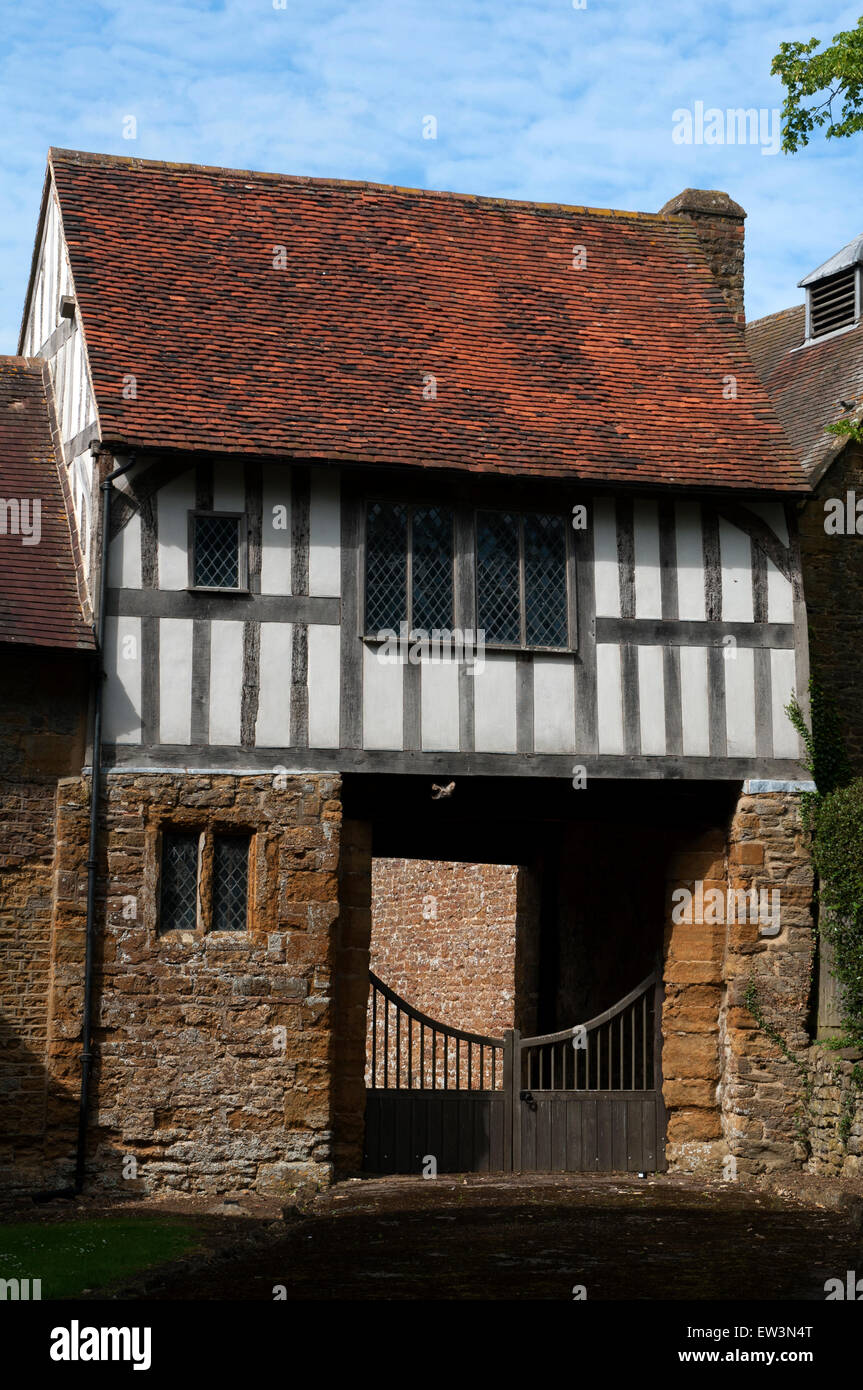 Half timbered manor house hi-res stock photography and images - Alamy