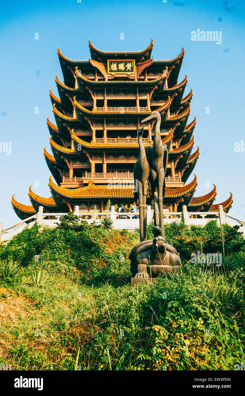 Yellow crane tower building hi-res stock photography and images - Alamy