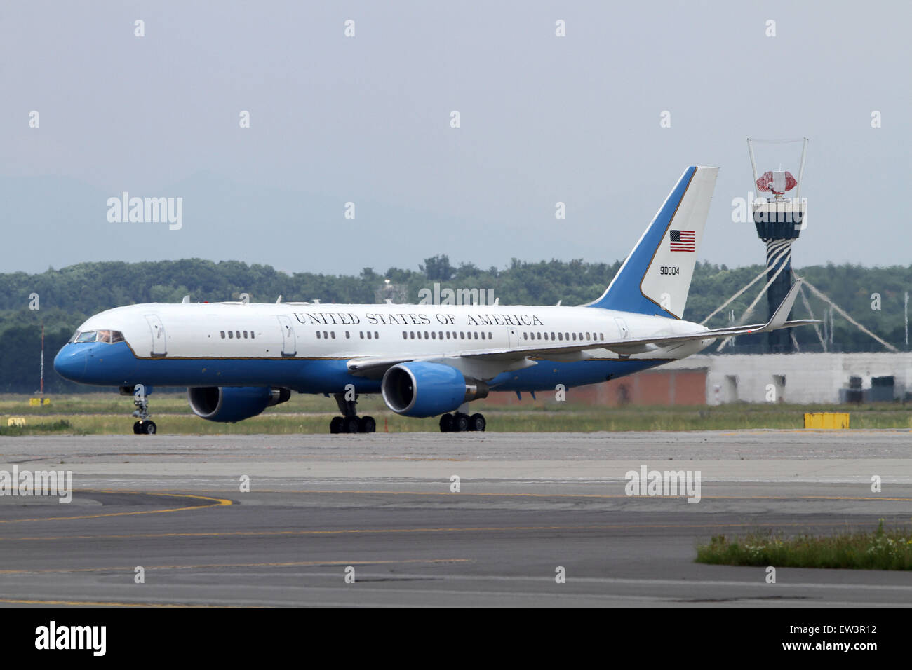 Milan, Italy. 17th June, 2015. the aircraft of First Lady Michelle ...