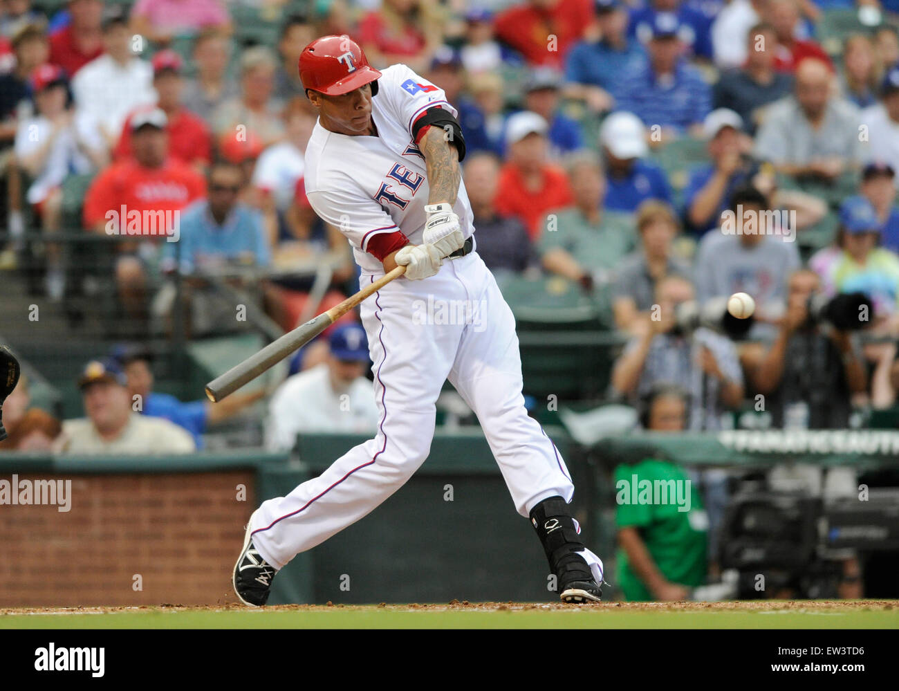 Arlington, Texas, USA. 16th June, 2015. Texas Rangers first baseman ...
