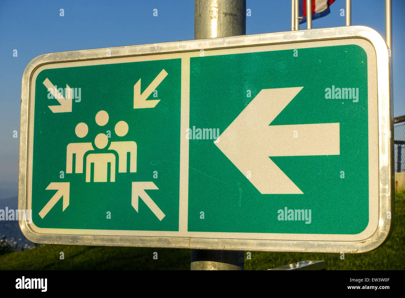 Meeting point sign hi-res stock photography and images - Alamy