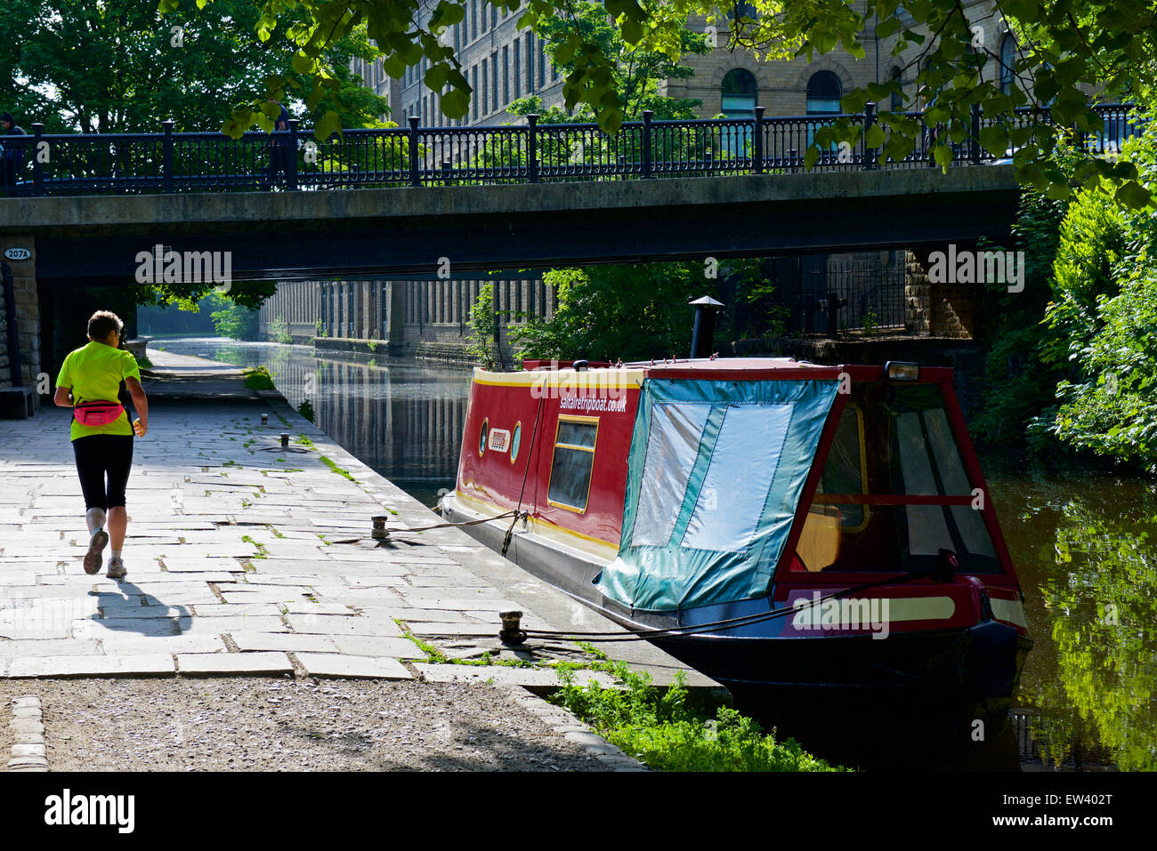 Saltaire canal boat hi-res stock photography and images - Alamy
