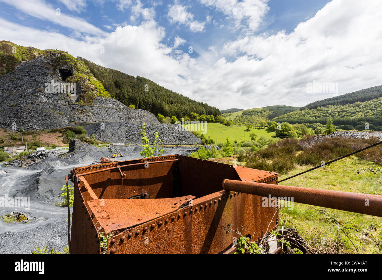 Old slate fence hi-res stock photography and images - Alamy
