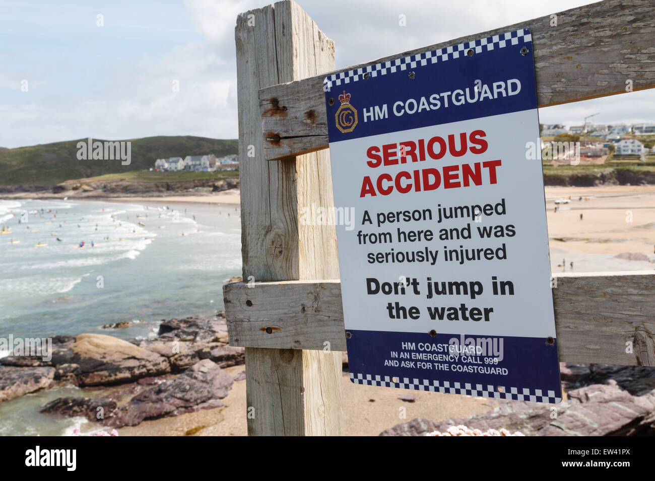 Sign warning of the danger of jumping from the cliffs into the water ...