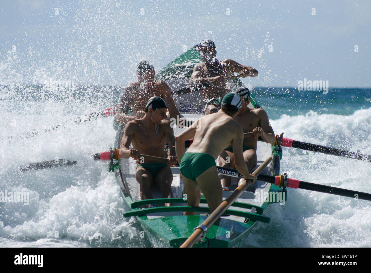 Surf Boat Rowing Stock Photos & Surf Boat Rowing Stock Images - Alamy