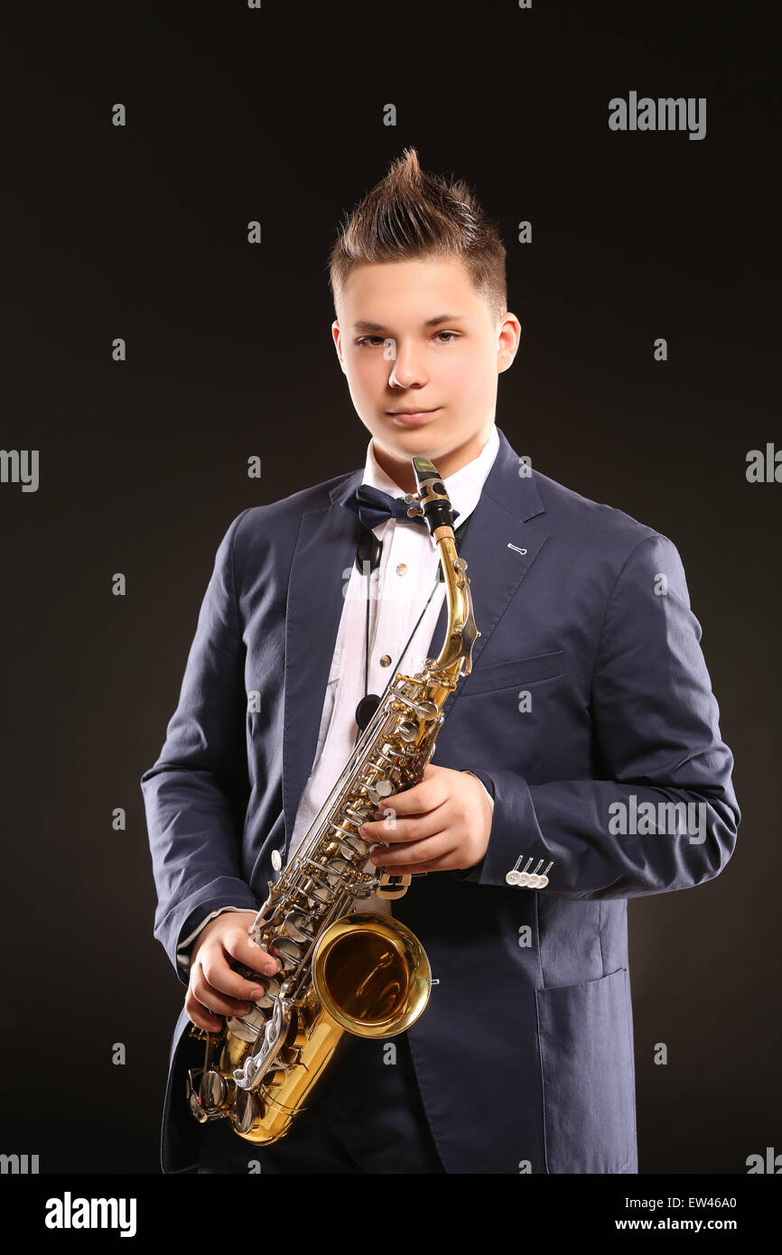Saxophonist hi-res stock photography and images - Alamy