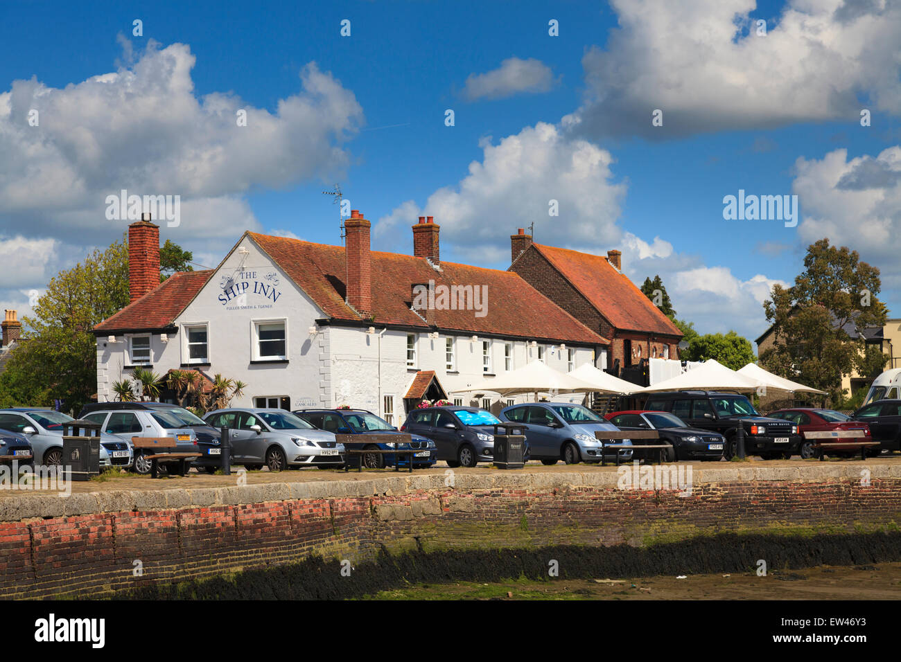 Ship inn langstone havant hampshire hi-res stock photography and images ...
