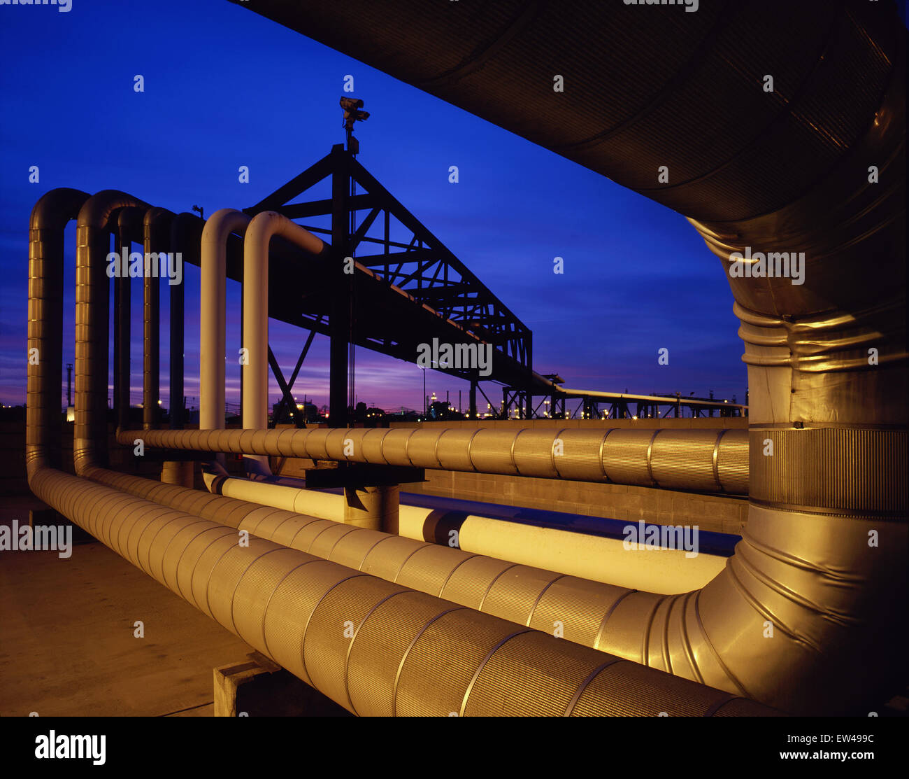 Pipeline bridge hi-res stock photography and images - Alamy