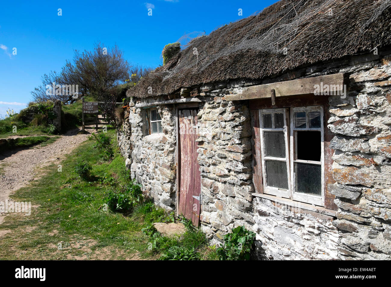 Fishermans cottage cornwall hi-res stock photography and images - Alamy