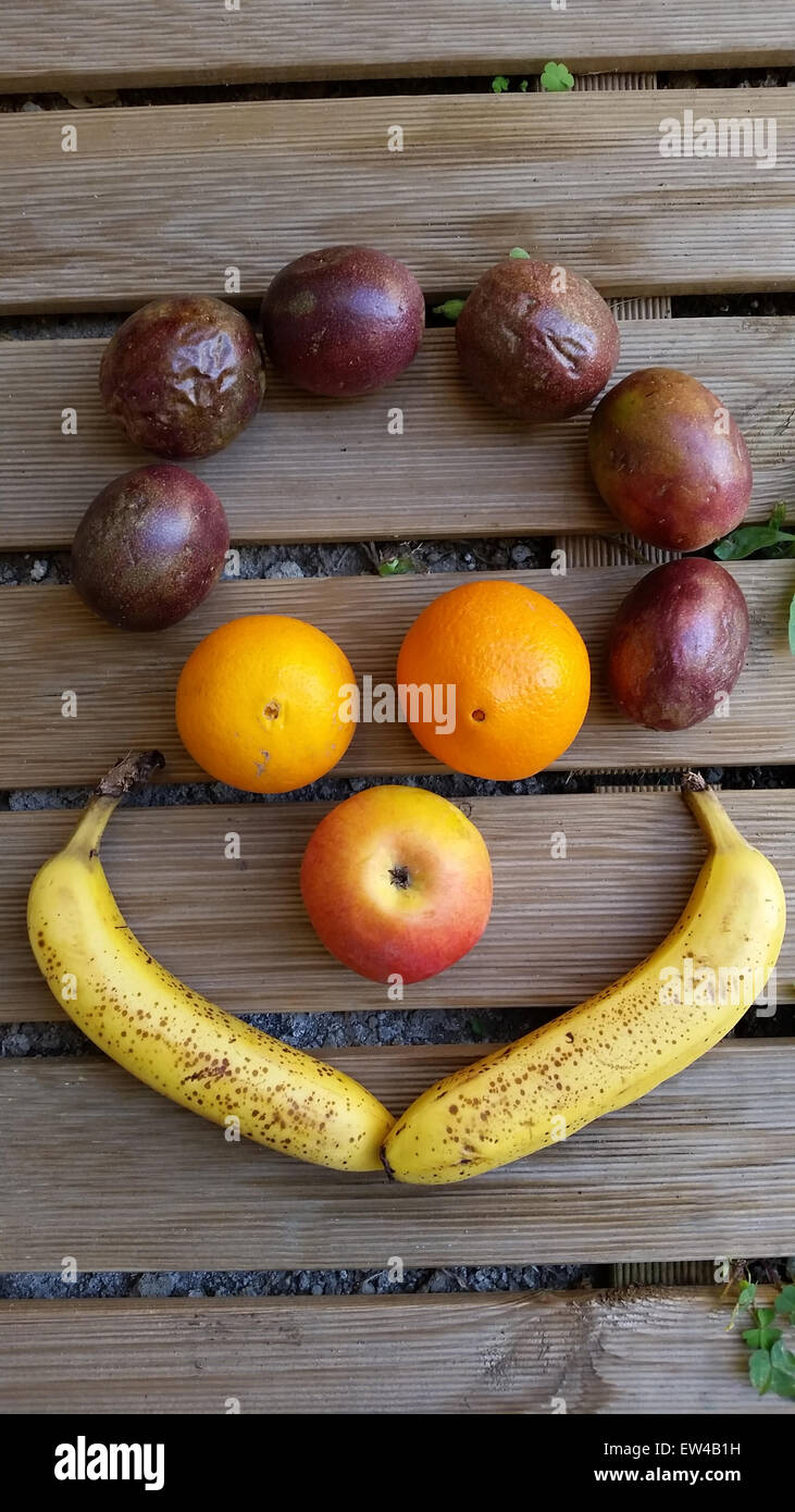 Fruity smiley face fruit hi-res stock photography and images - Alamy
