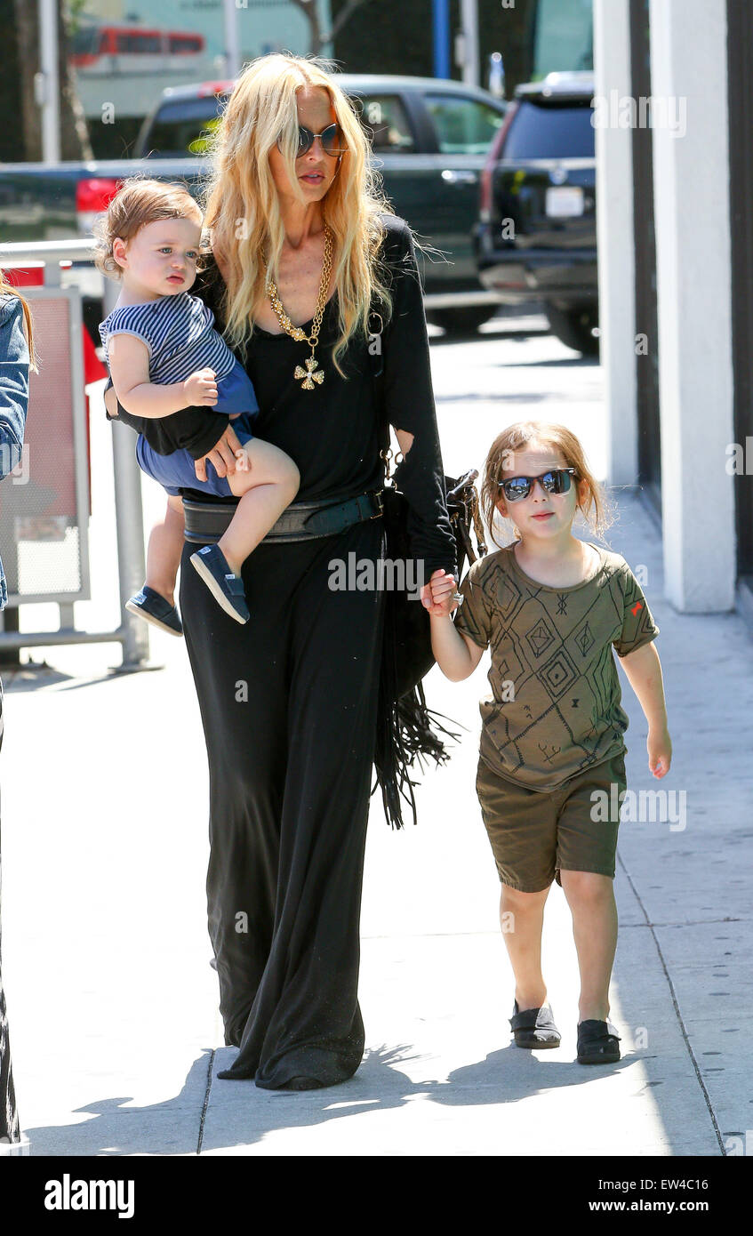 Rachel Zoe takes her kids Kaius and Skyler out for lunch in West ...