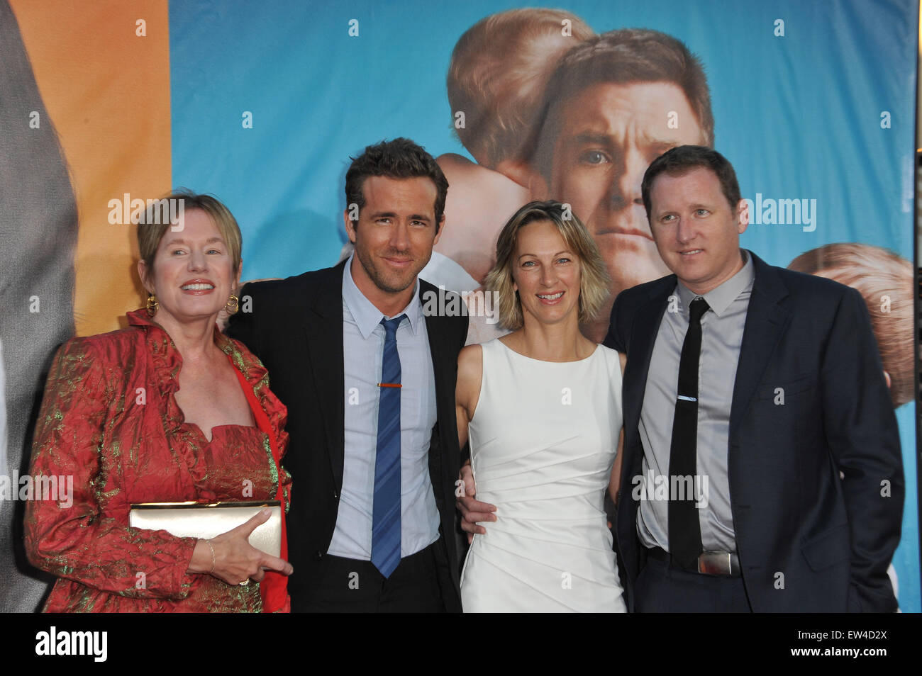 Ryan reynolds family hi-res stock photography and images - Alamy