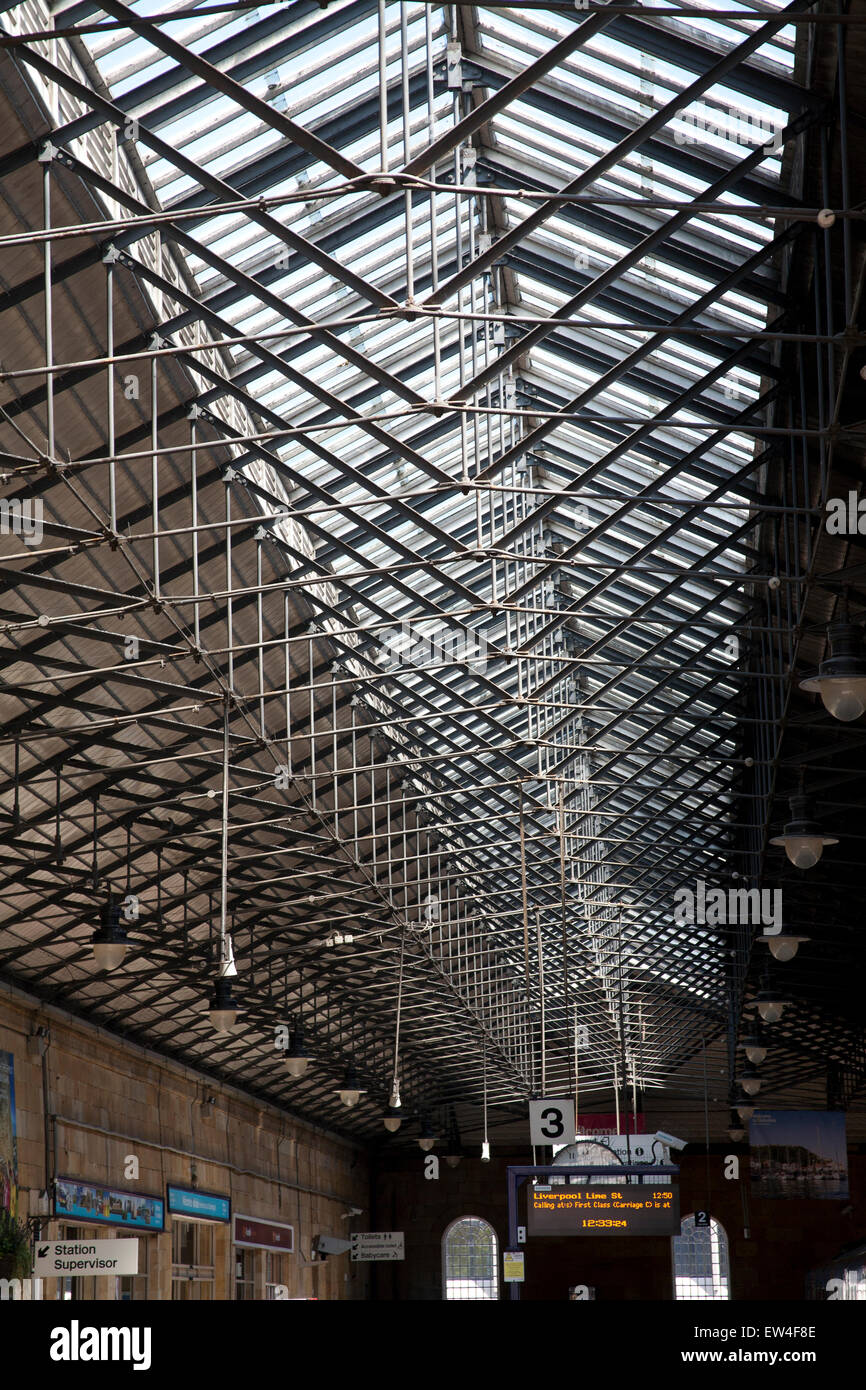 Scarborough station rail railway hi-res stock photography and images ...