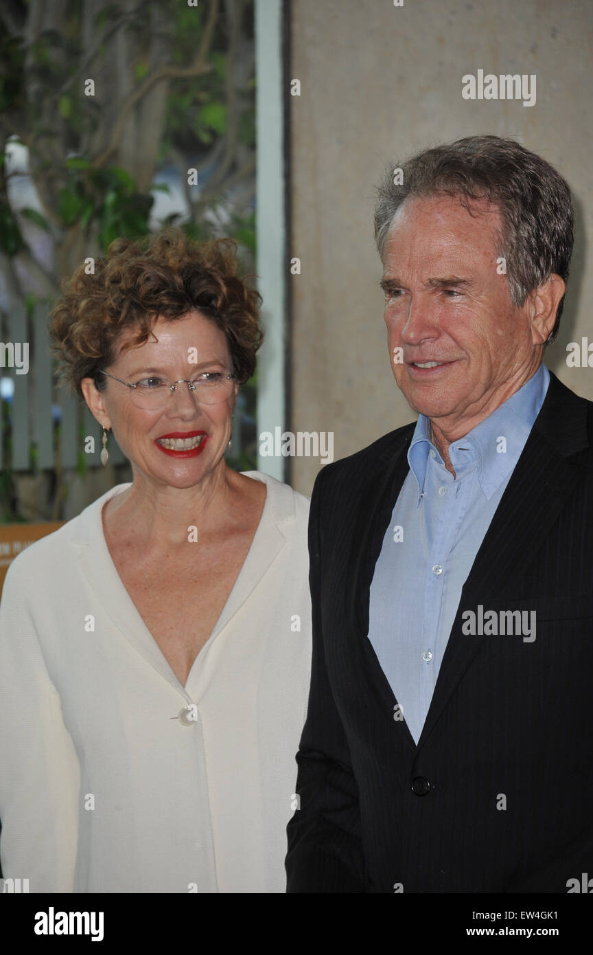 BEVERLY HILLS, CA - JUNE 16, 2011: Annette Bening & husband Warren ...