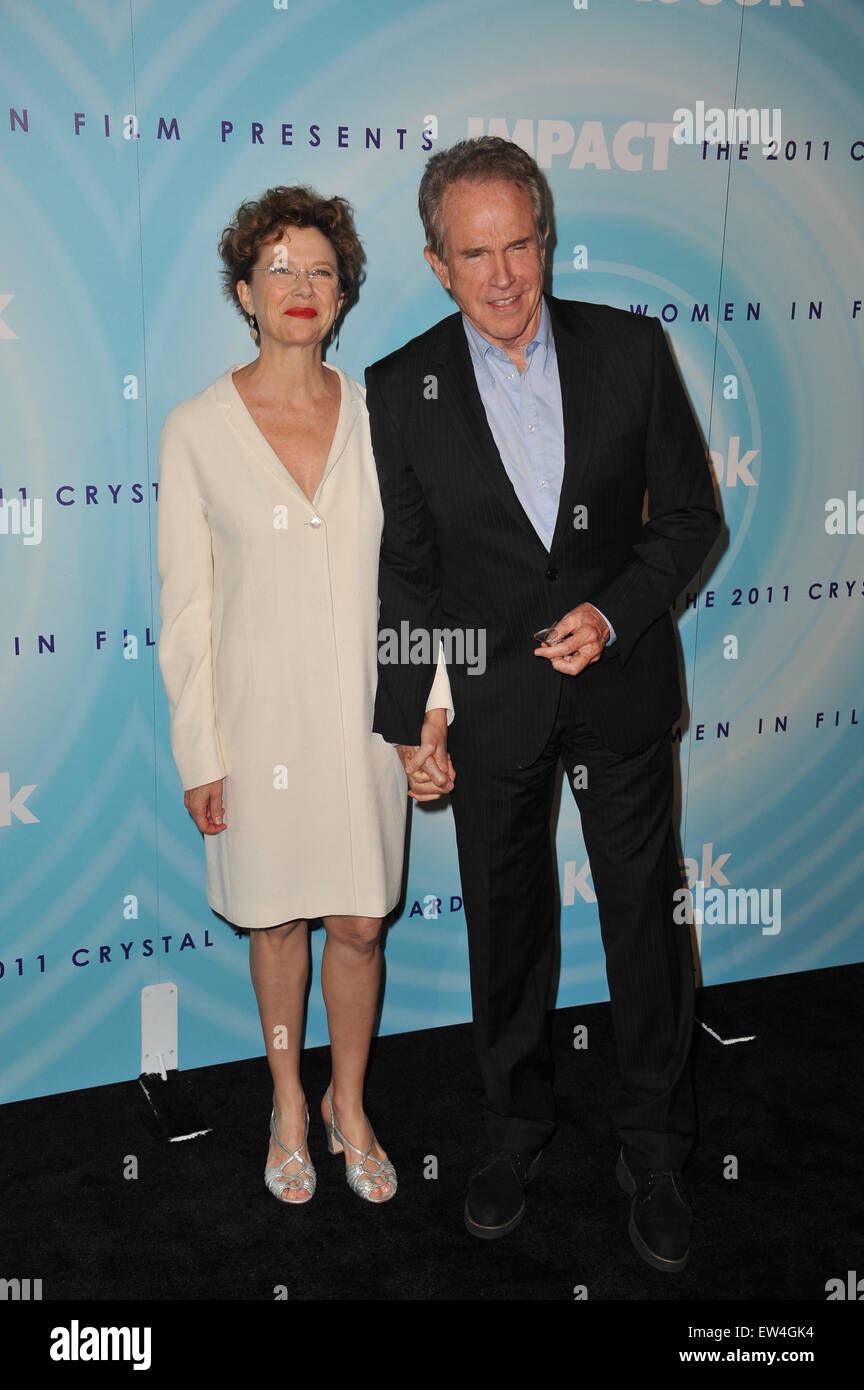 BEVERLY HILLS, CA - JUNE 16, 2011: Annette Bening & husband Warren ...